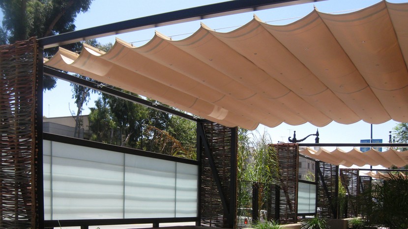 Sliding on Wire – World of Awnings and Canopies