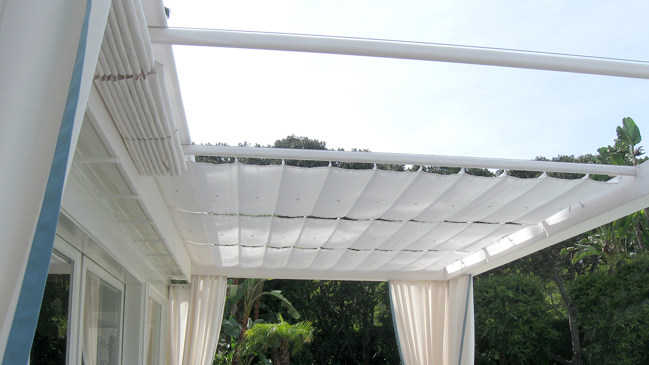 Sliding on Wire – World of Awnings and Canopies
