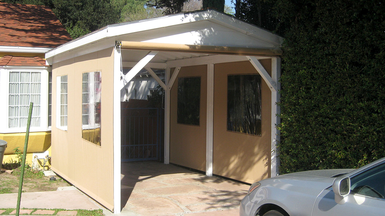 Roll-Up Curtains – World of Awnings and Canopies